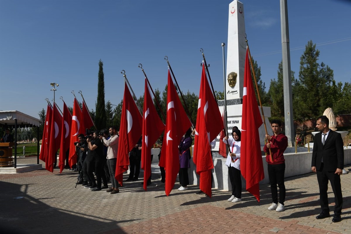 Şanlıurfa Valiliği - CUMHURİYET'İN 100. YIL KUTLAMALARI COŞKUYLA BAŞLADI Şanlıurfa Valiliği - CUMHURİYET'İN 100. YIL KUTLAMALARI COŞKUYLA BAŞLADI